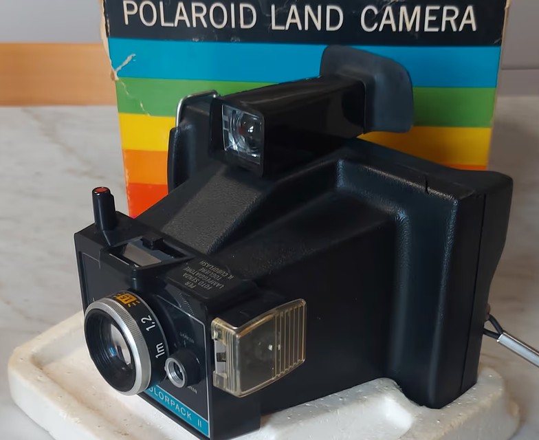 Polaroid Colorpack II: La Magia della Fotografia Istantanea Vintage ...
